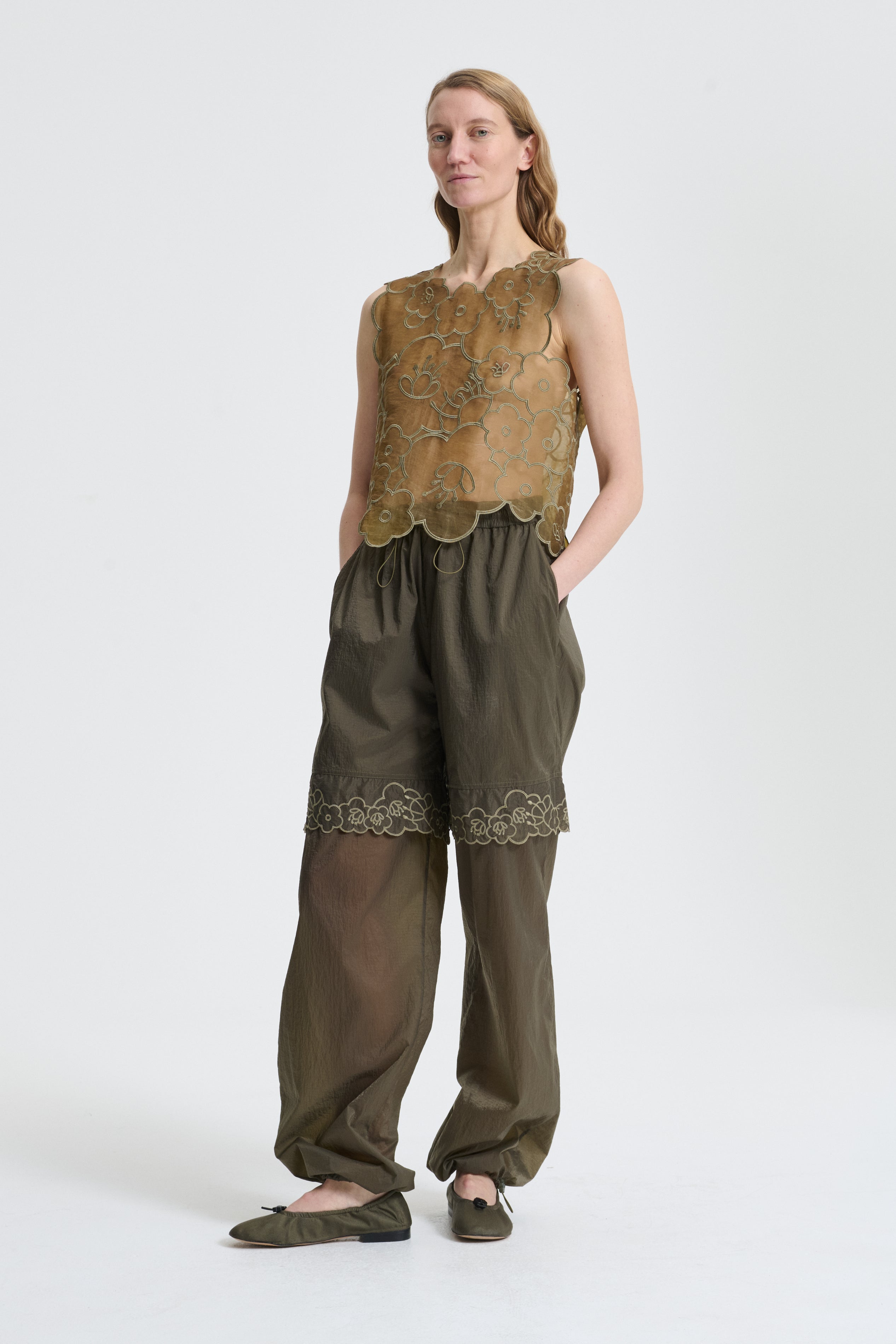 BLAKE | TOP EMBROIDERED MYRTIA OLIVE